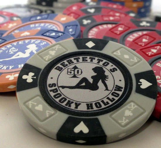 Personalized Custom Aluuminum Poker Chip Set - 200 14g Clay AK & Suit ...
